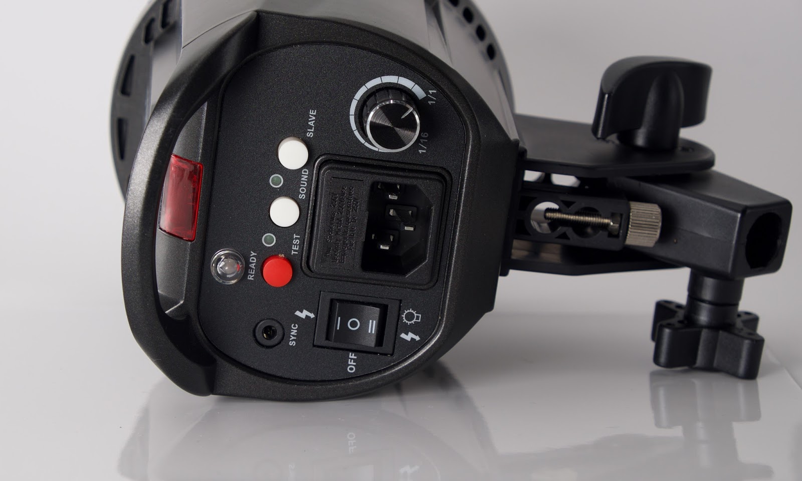 ビール最高！ 〜愛知と三重でモデル撮影〜: UTEBIT T-180Bを買った。ついにモノブロックストロボの世界に突入。