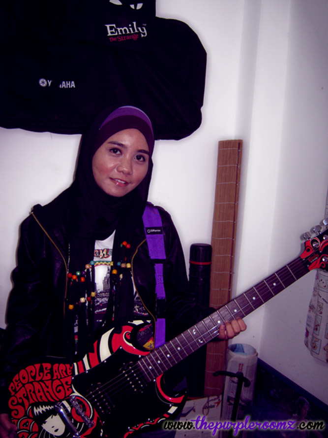 blog thepurpleroomz - Nana: Rocks Style : Emily Guitar - Epiphone