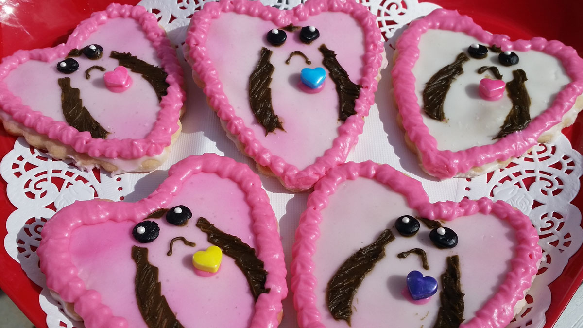Porg Valentine Sugar Heart Cookies - Star Wars DIY - The Star Wars Mom ...