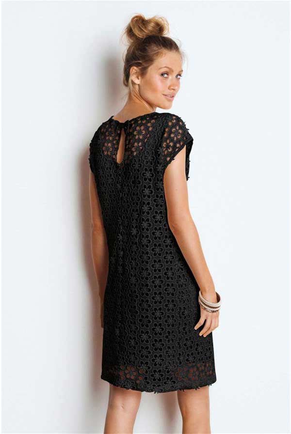 Straight dress without sleeves