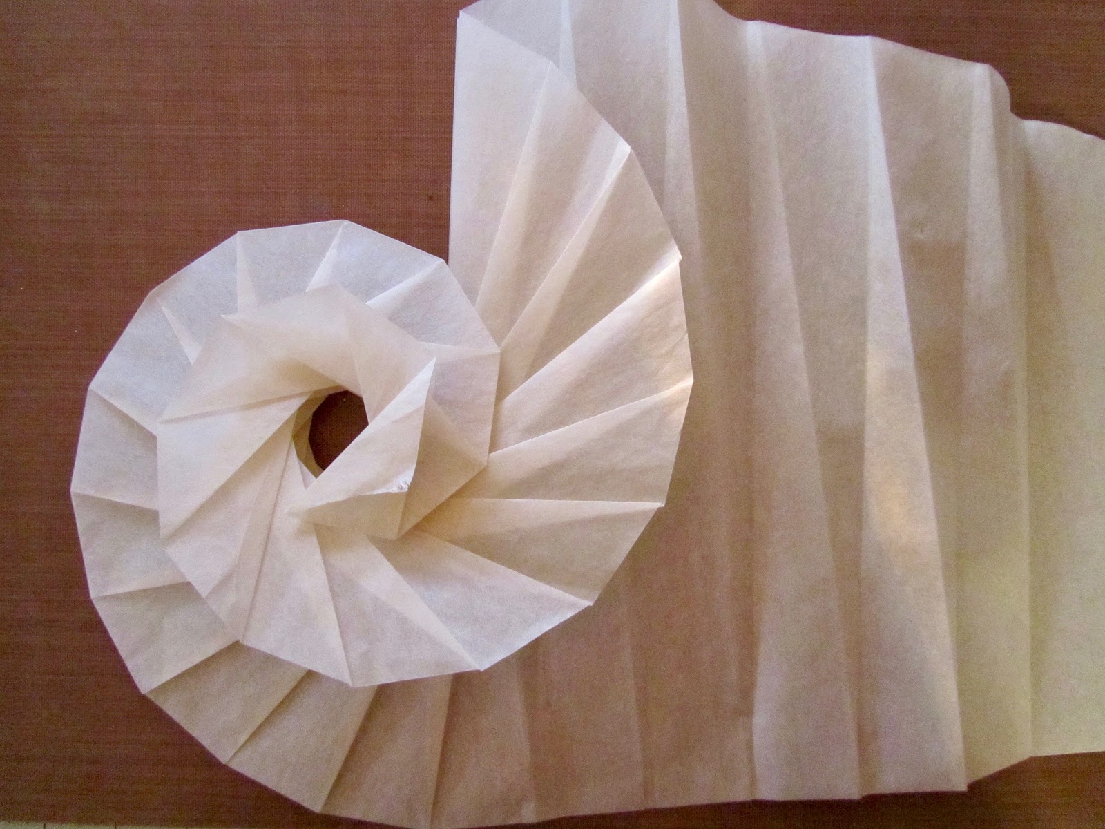 UnBound: A Paper Art Blog: Playing with Spirals