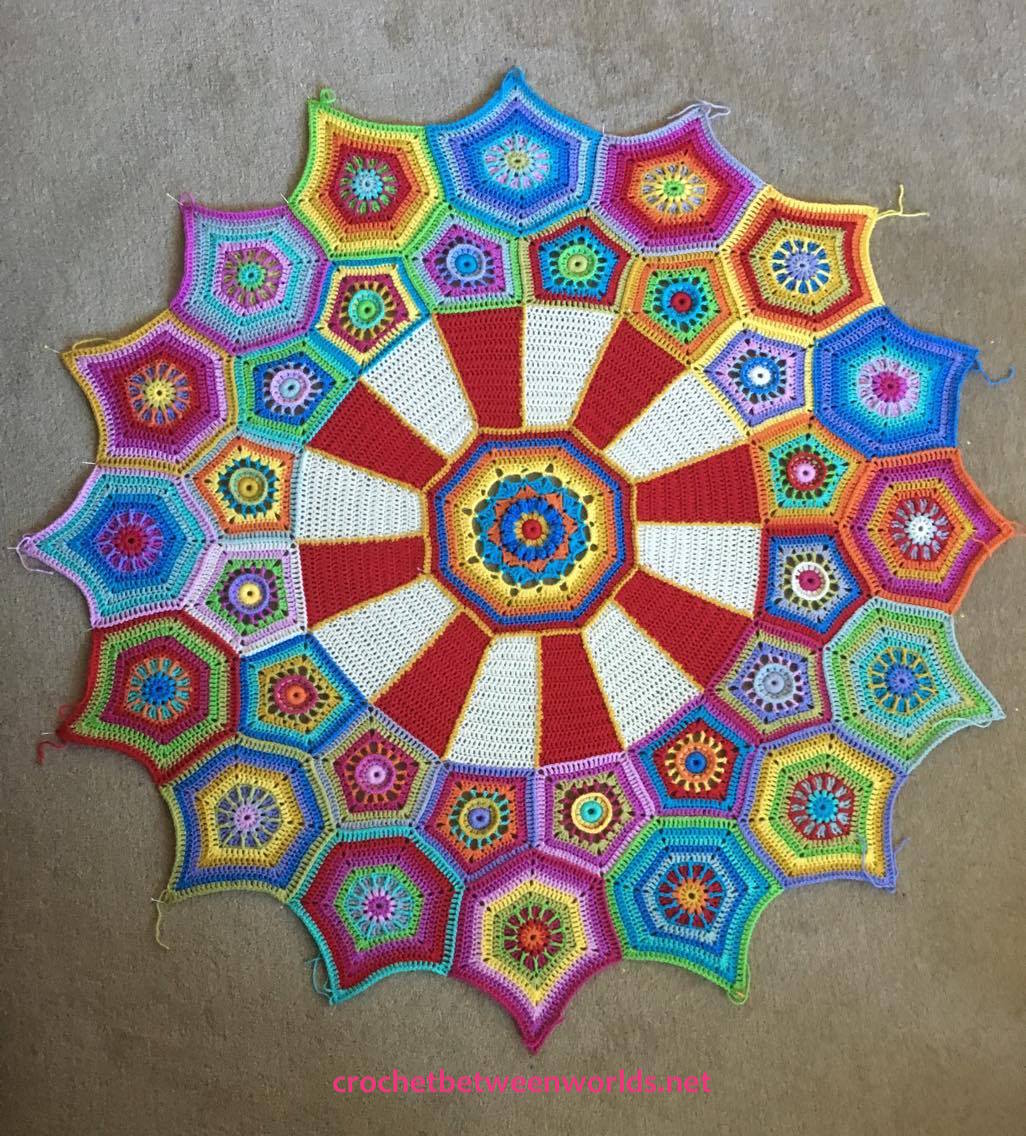 Crochet between worlds: Carousel CAL - Part 4