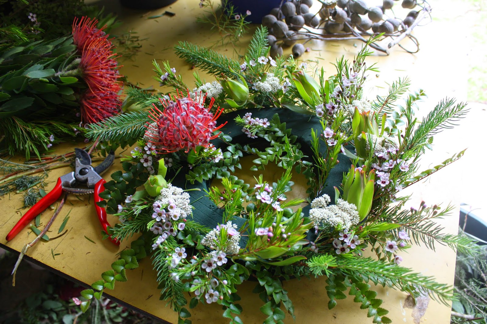 Swallows Nest Farm: How to Make a Fresh Native Christmas Wreath