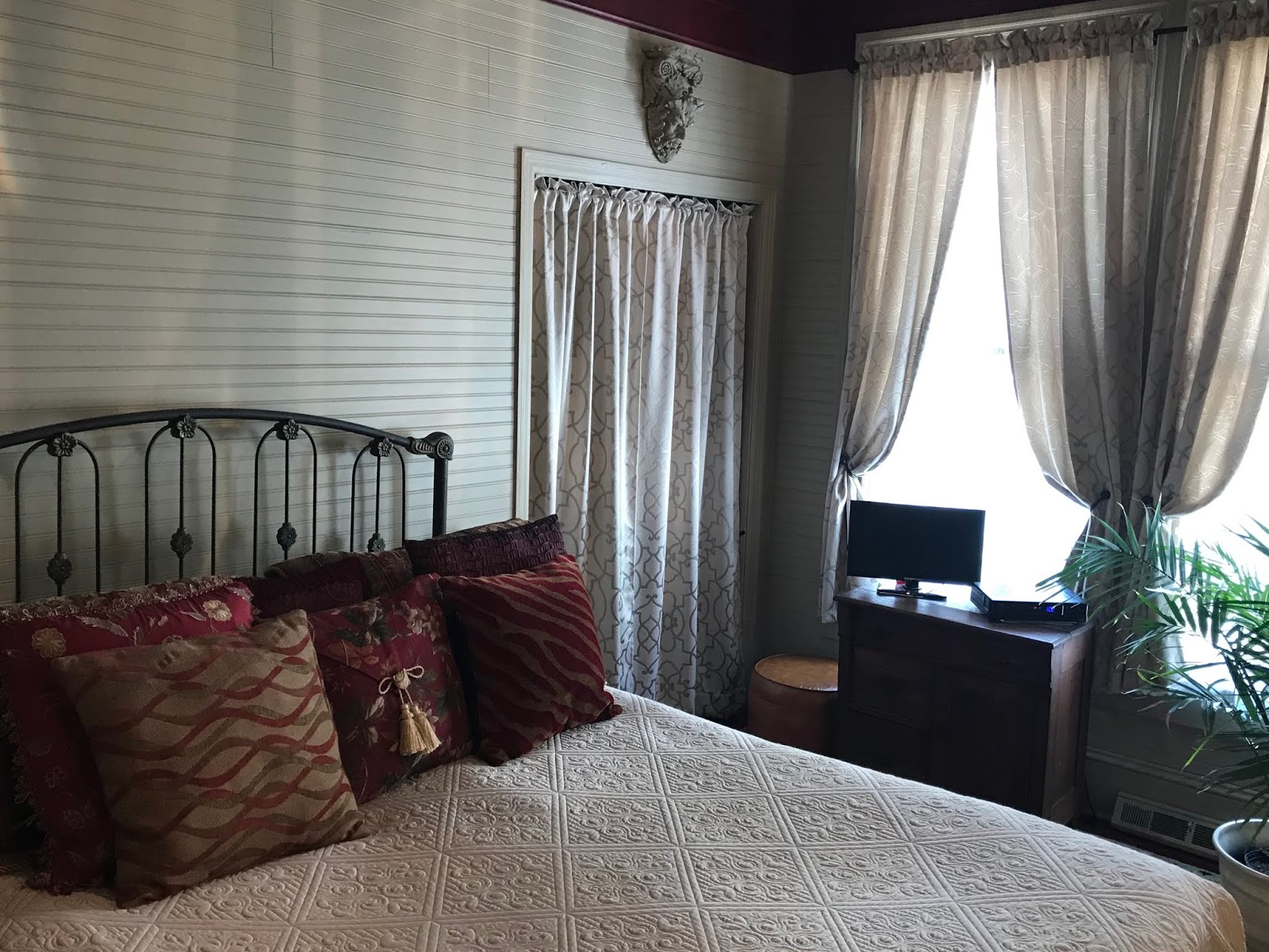 Salisbury Real Estate LLC: Circa 1890s Victorian Cottage in Prestigious ...