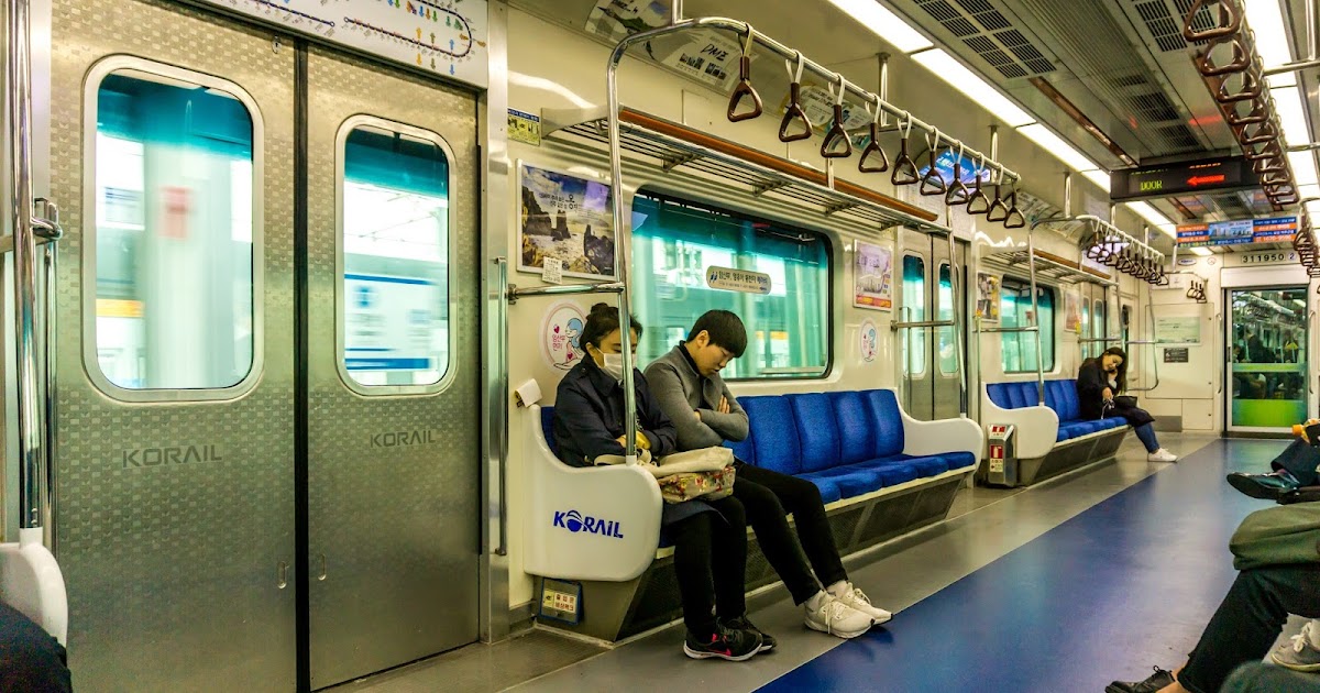 The Wayward Wanderer: South Korea: Day 4 - Climbing the Walls of Suwon