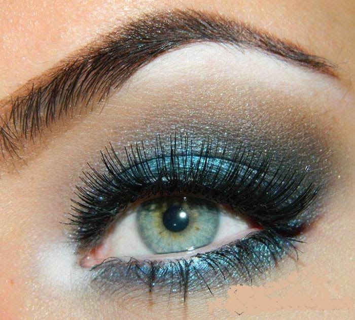 Dramatic Effects- Holiday Look