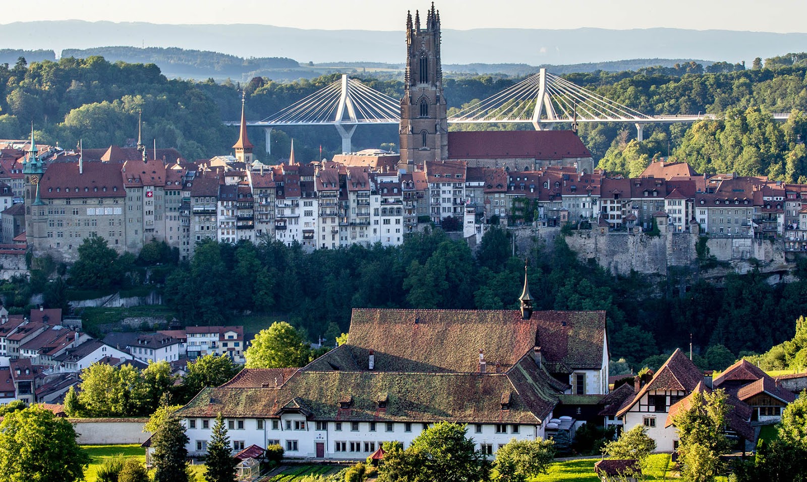 Les petites histoires de FRIBOURG REGION Kurze Geschichten aus FRIBOURG ...