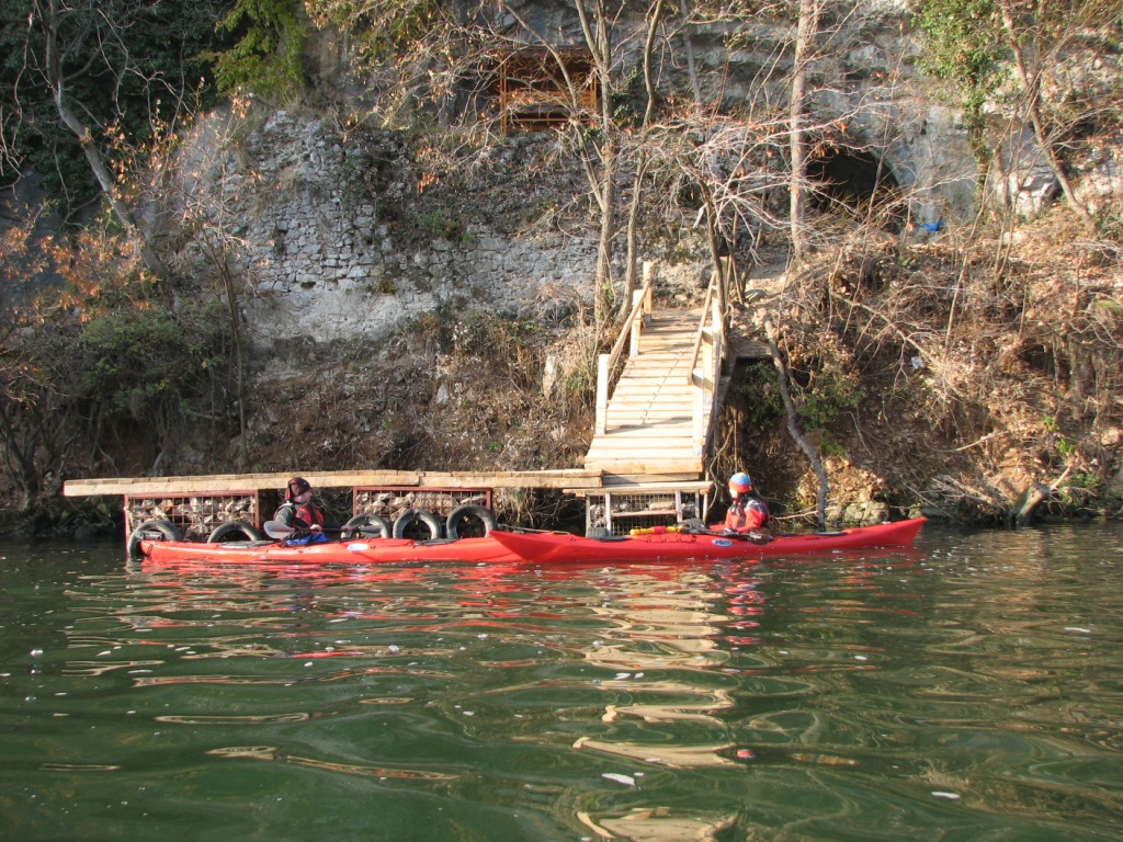La defilare, în defileu – Romania vazuta din caiac