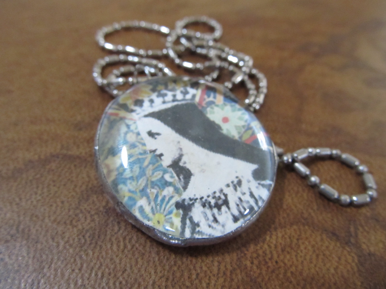 Runaway Thrift: DIY: Microscope Slide Jewelry