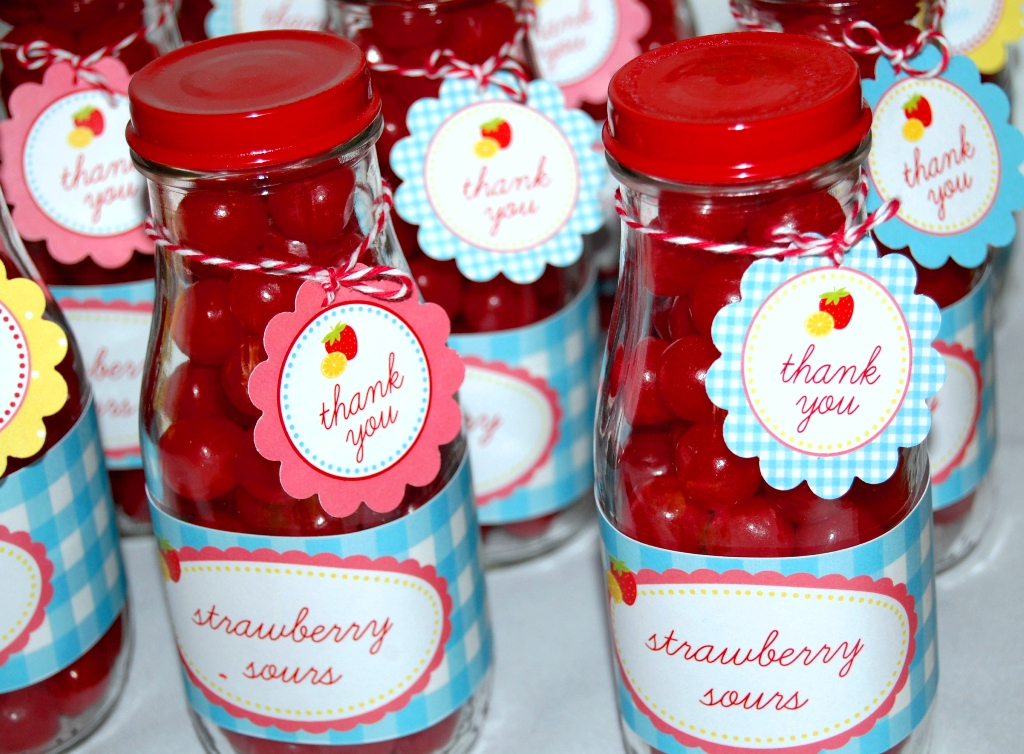 MON TRESOR: {REAL PARTY} Ava's Strawberry Lemonade Party