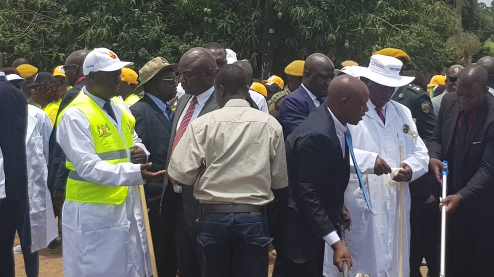 NewsdzeZimbabwe: ED LAUNCHES CLEAN UP CAMPAIGN