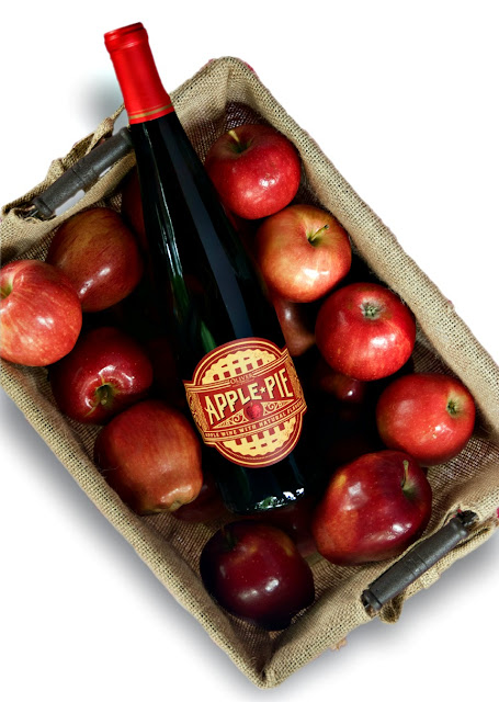 A GEEK DADDY: Apple Pie Wine from Oliver Winery & Vineyards