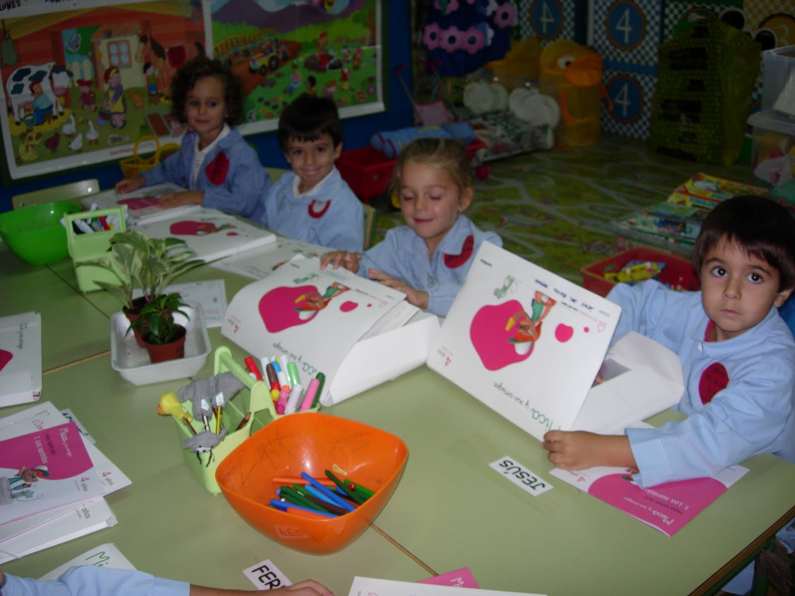 Arias Montano Infantil: TRABAJOS DE MESA