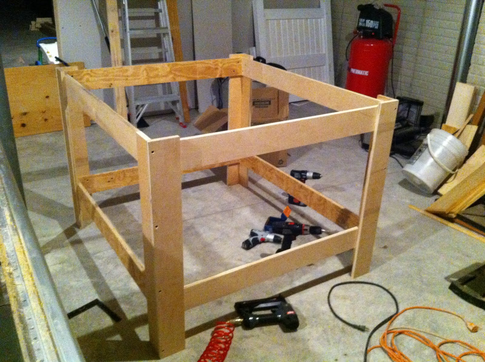 Chad's Workshop: Out feed table