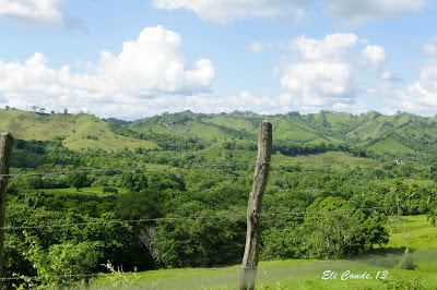 Con ojos curiosos en Rep.Dominicana: "paisaje por Cotui"