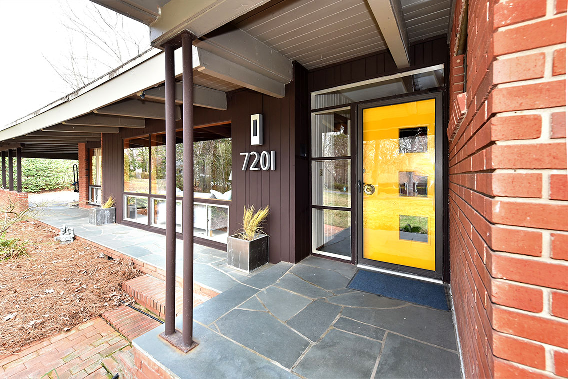 Charlotte Modern: Wowzers! Sleek, Sexy Post & Beam MCM in Way Cool ...