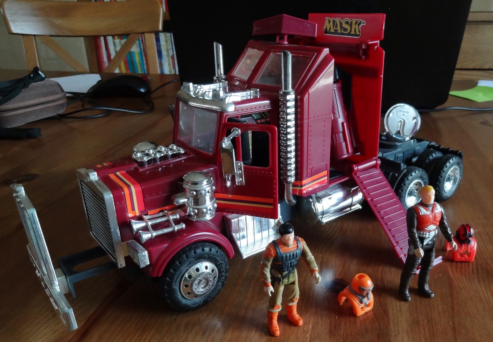 Le site de Monsieur Eddy: MASK: les jouets