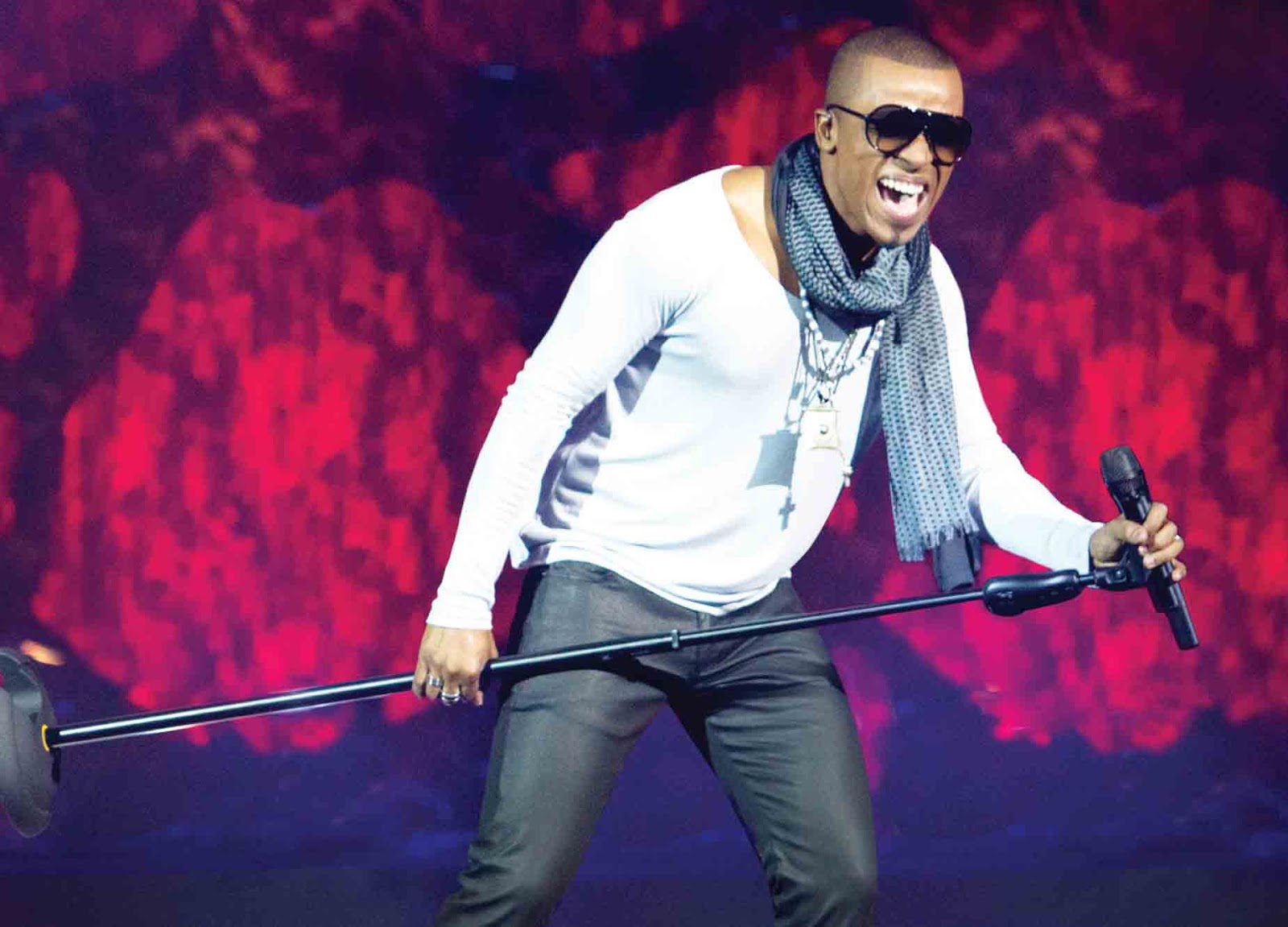 Rede Moda: Como, e o que vestir, para arrasar no samba?