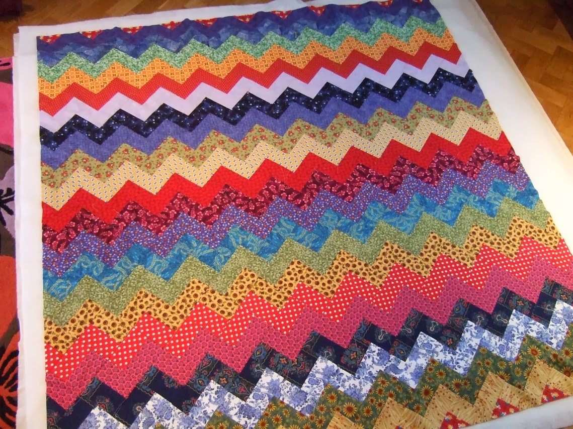 Emy's Crafty Blog: A Sizzix rainbow chevron quilt