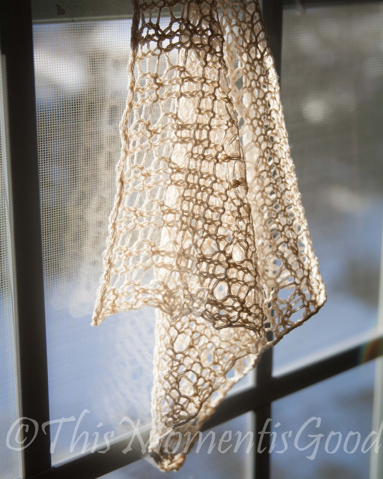 LOOM KNIT WEDDING RING HANDKERCHIEF | Loom Knitting by This Moment is Good!