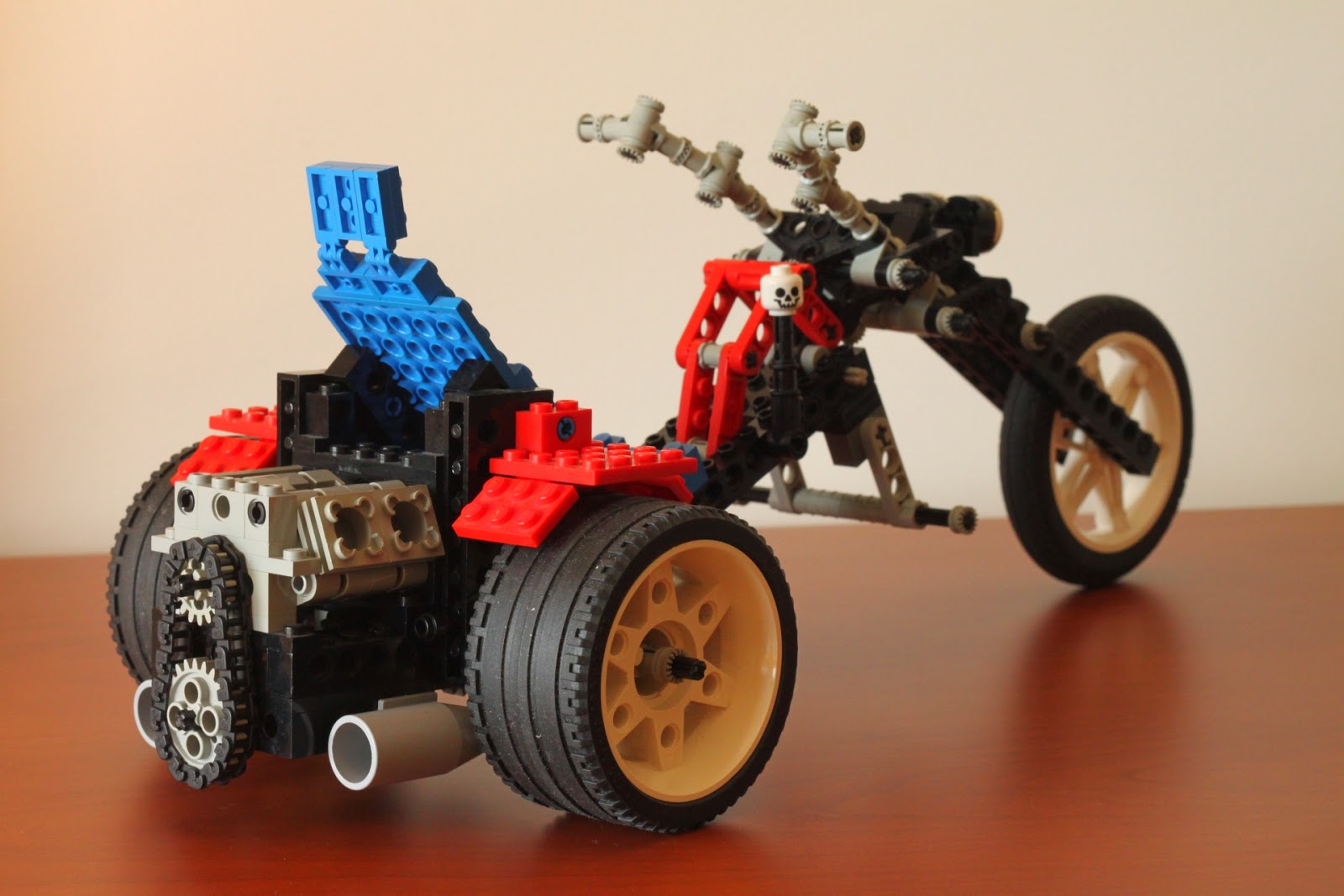 LEGO TECHNIC MOTORCYCLES: 8857 Street Chopper Trike MOD - by kurtSoares