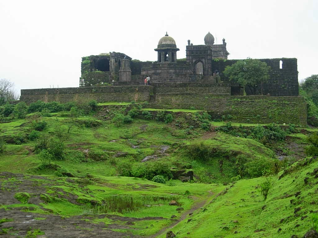 Best Tourist Places: Top 10 Best Tourist Places to Visit in Maharashtra