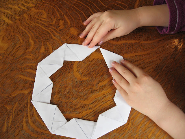 Almost Unschoolers: Paper Frisbee Geometry