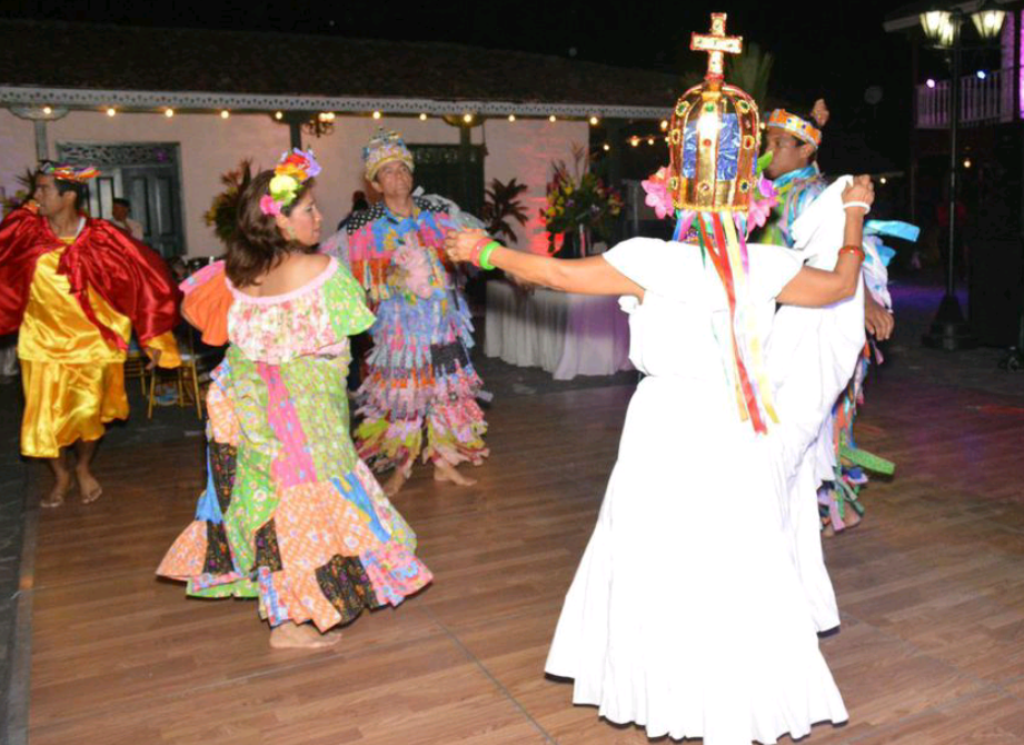BALLET FOLKLORICO PANAMA Y SUS TRADICIONES: Show - Mi Pueblito