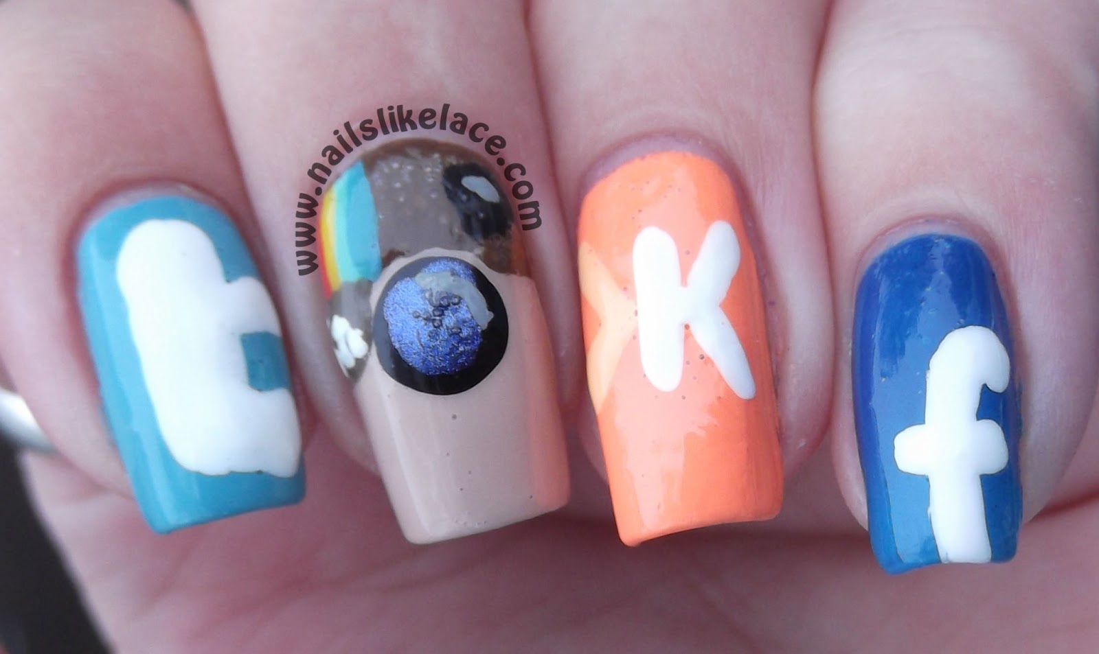 NailsLikeLace: Social Media Nails