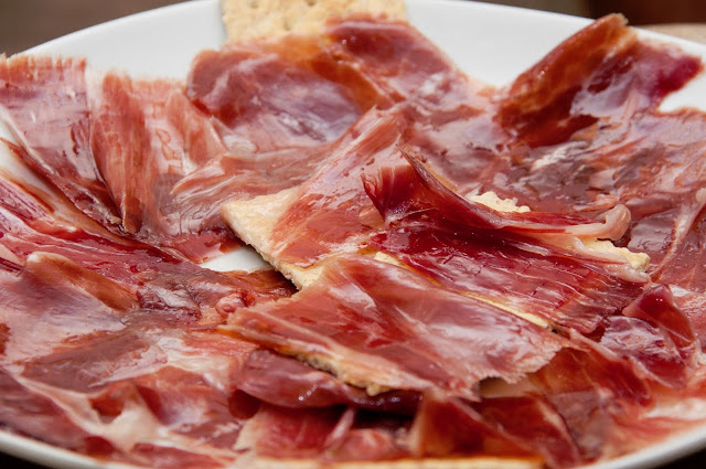 Somos VOGUEras: Maximiliano Jabugo, el paraíso hecho Jamón