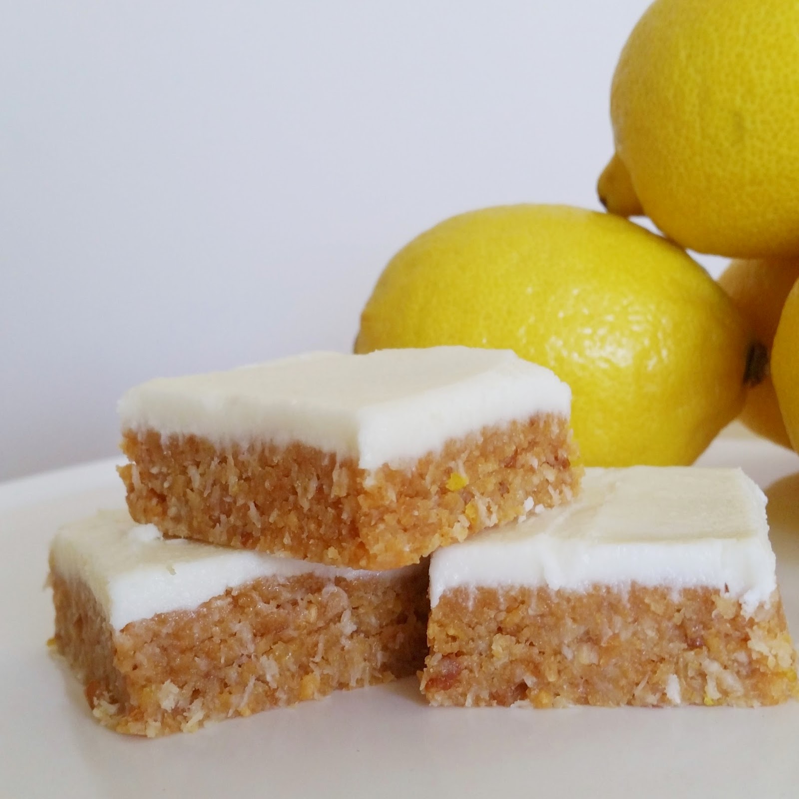 Organising me and mine: Weekly Bake...Lemon Slice & Lemon Cupcakes