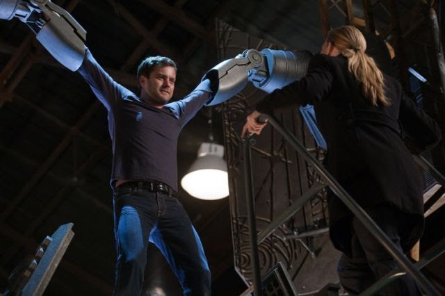 Fringe Season 3 Finale - Part 1 of 2 - Slip Up Or Set Up? ~ Fringe ...