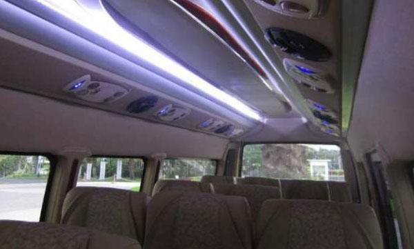 39+ Konsep Penting Interior Mobil Elf Long