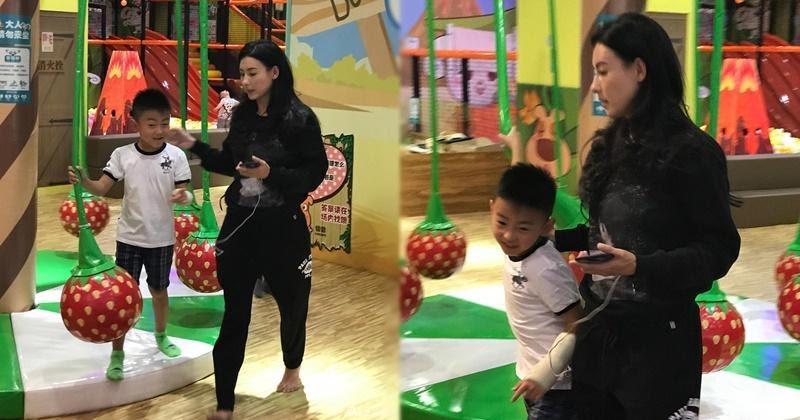 Cecilia Cheung brings her younger son, Quintus for fun in theme park ...