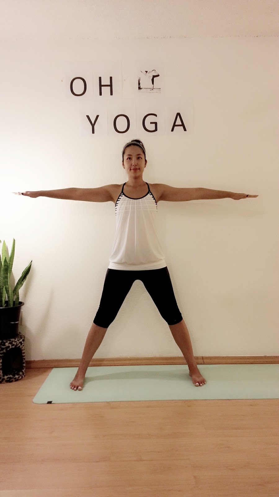OH YOGA: Extended Side Angle Pose (Utthita Parsvakonasana)