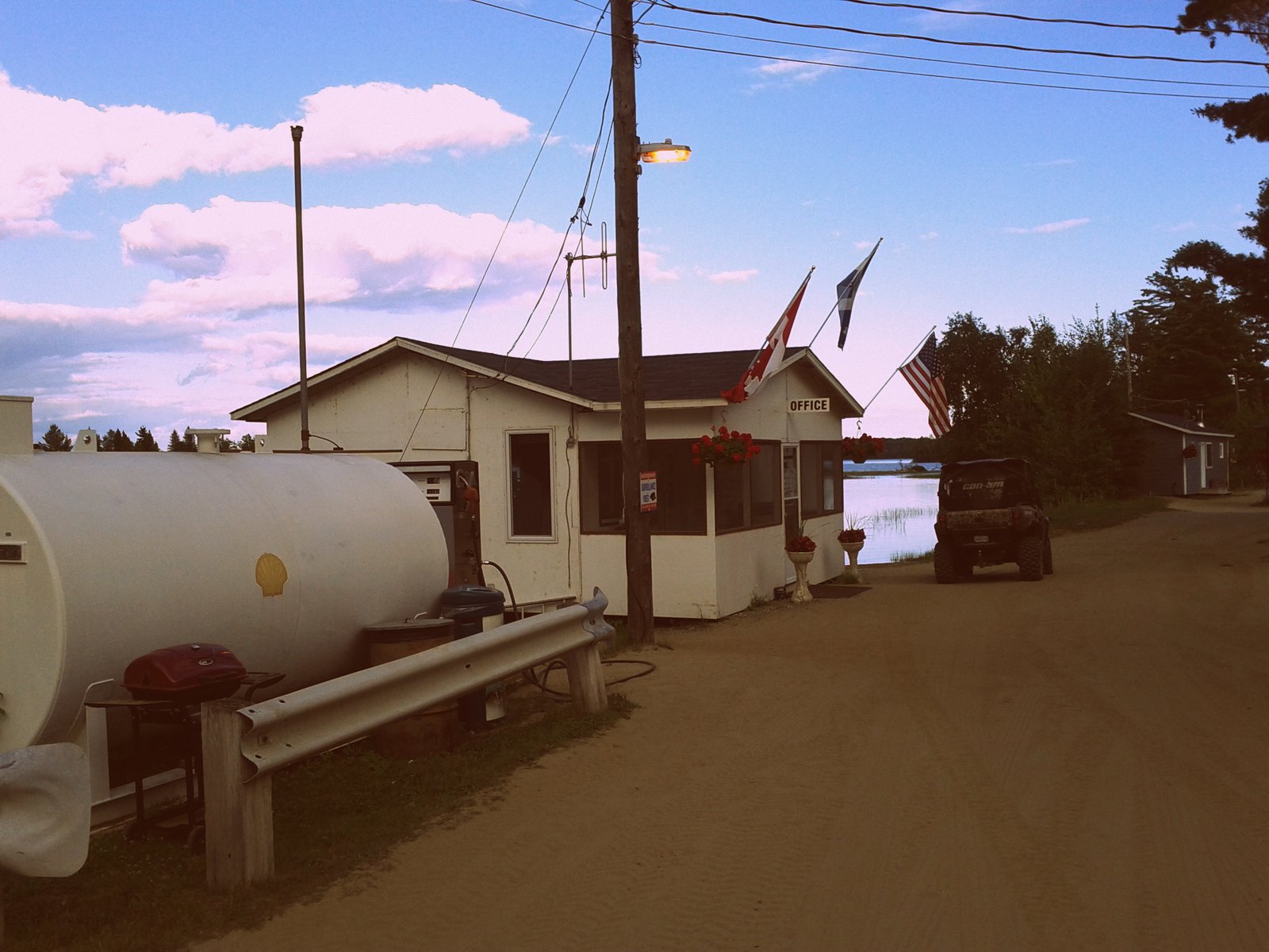Deer Horn Lodge: Deer Horn Lodge, Cabonga Reservoir, Québec, Canada