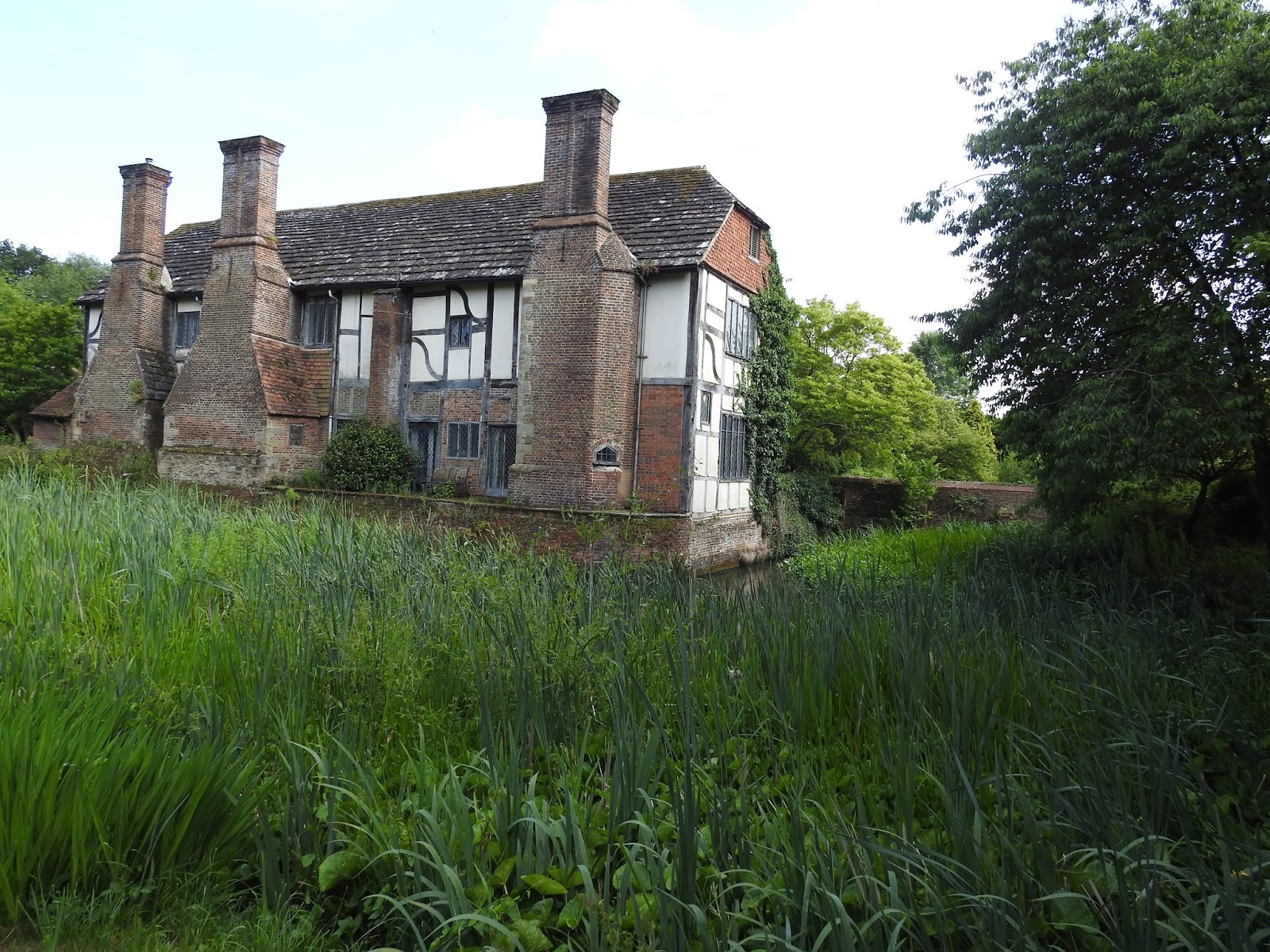 Crawley Old Town: SEVENTEEN PICTURES: Ewhurst Place