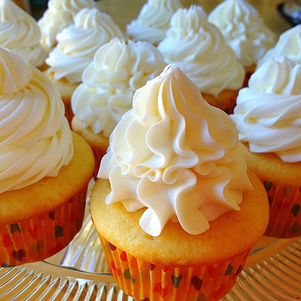 Sea Jay's Cupcakes: Super Easy Perfect Vanilla Cupcakes