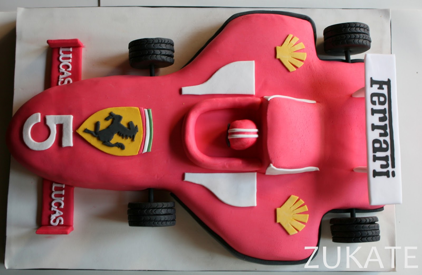 TORTA DE FERRARI PARA LUCAS | ZUKATE