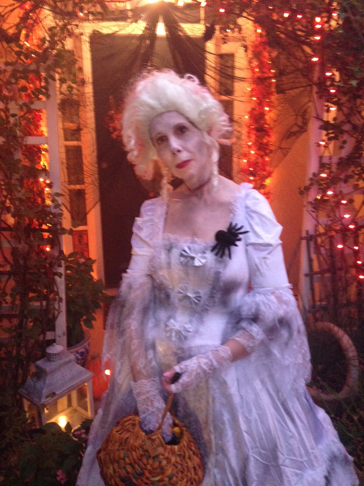 Marie Arden Pink Living: Ghost of Marie Antoinette and her executioner