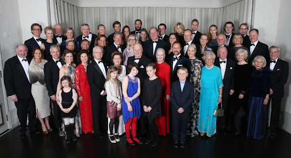 Royal Family of Norway and their guests on a photo