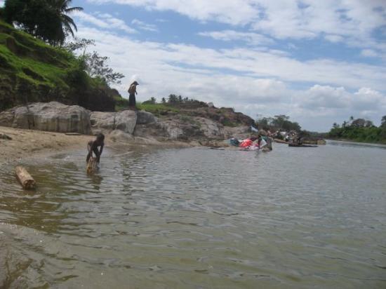 entornos / ... Nicaragua, volcán y frontera: Rïo Coco, origen y leyenda