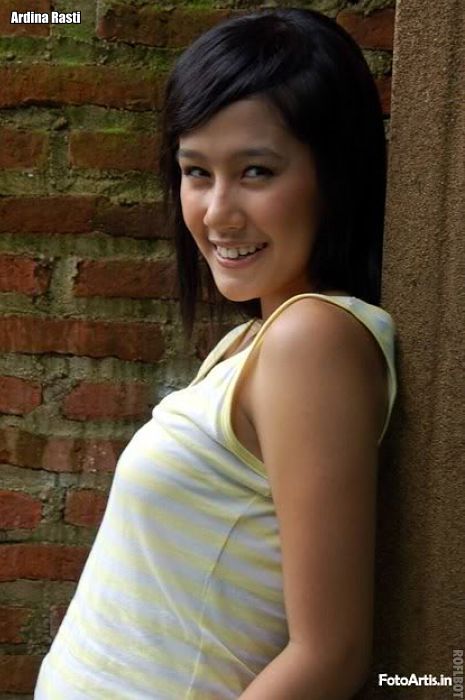 Koleksi Photo Photo Artis Cantik Dan Sexy Sexy: Ardina Rasti