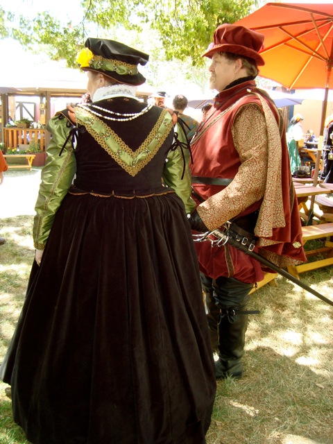 A Sampling of Renaissance Faire Costumes | Keep Calm and Craft On Blog