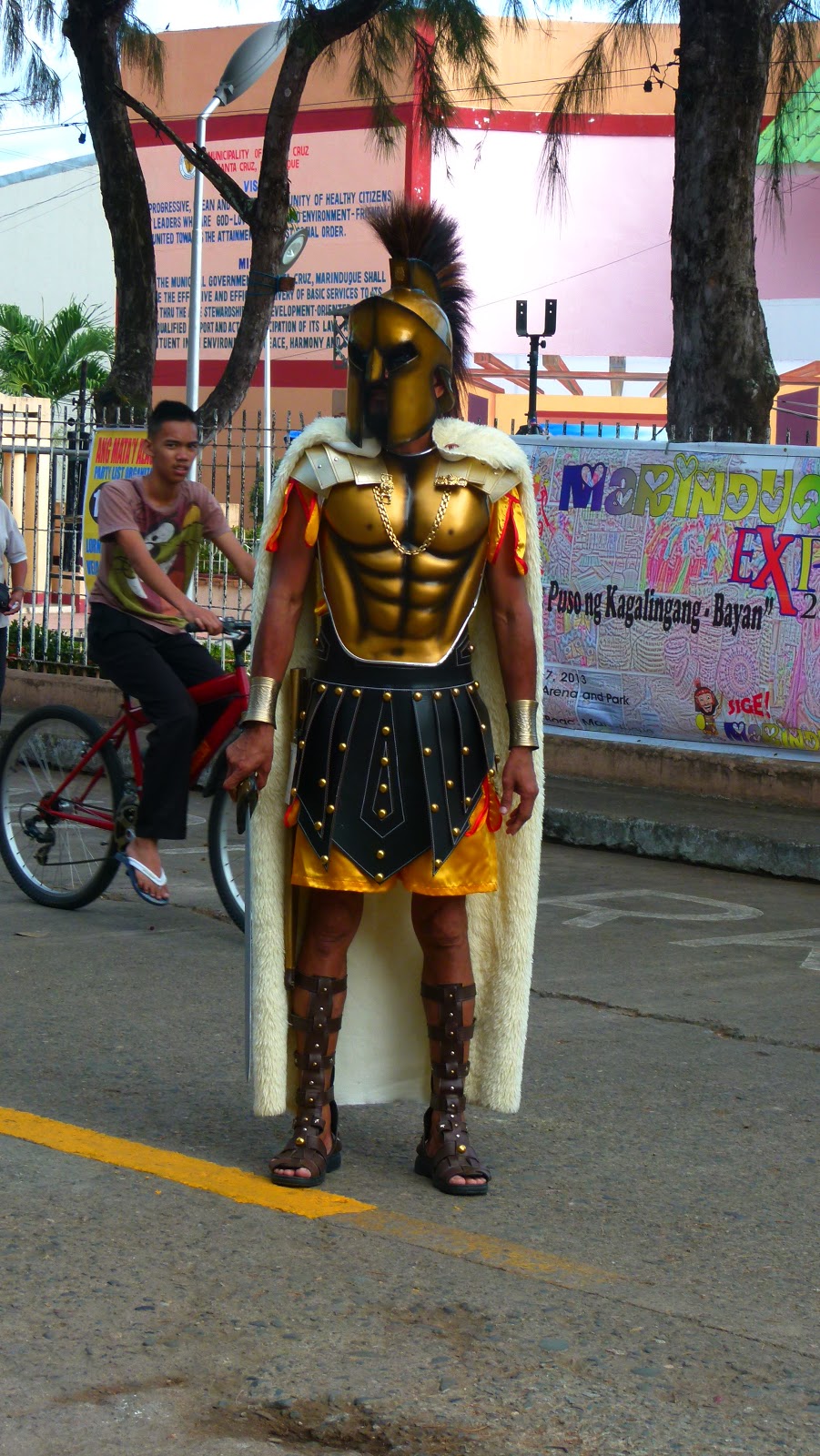 MEET THE MORIONS - Lakwatserong Tsinelas