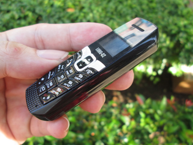 CNC virtual: Handphone Aneh, Antik dan Unik (Antique & Unique Cell Phone)