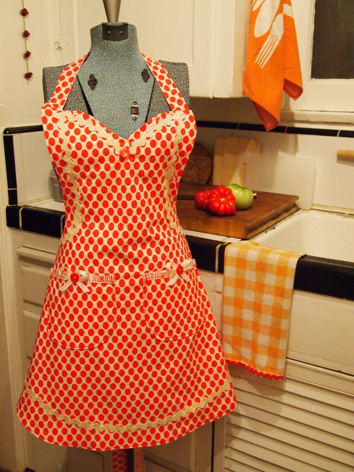 Maggie Mae Apron Co.: The Cherry Pie Apron.