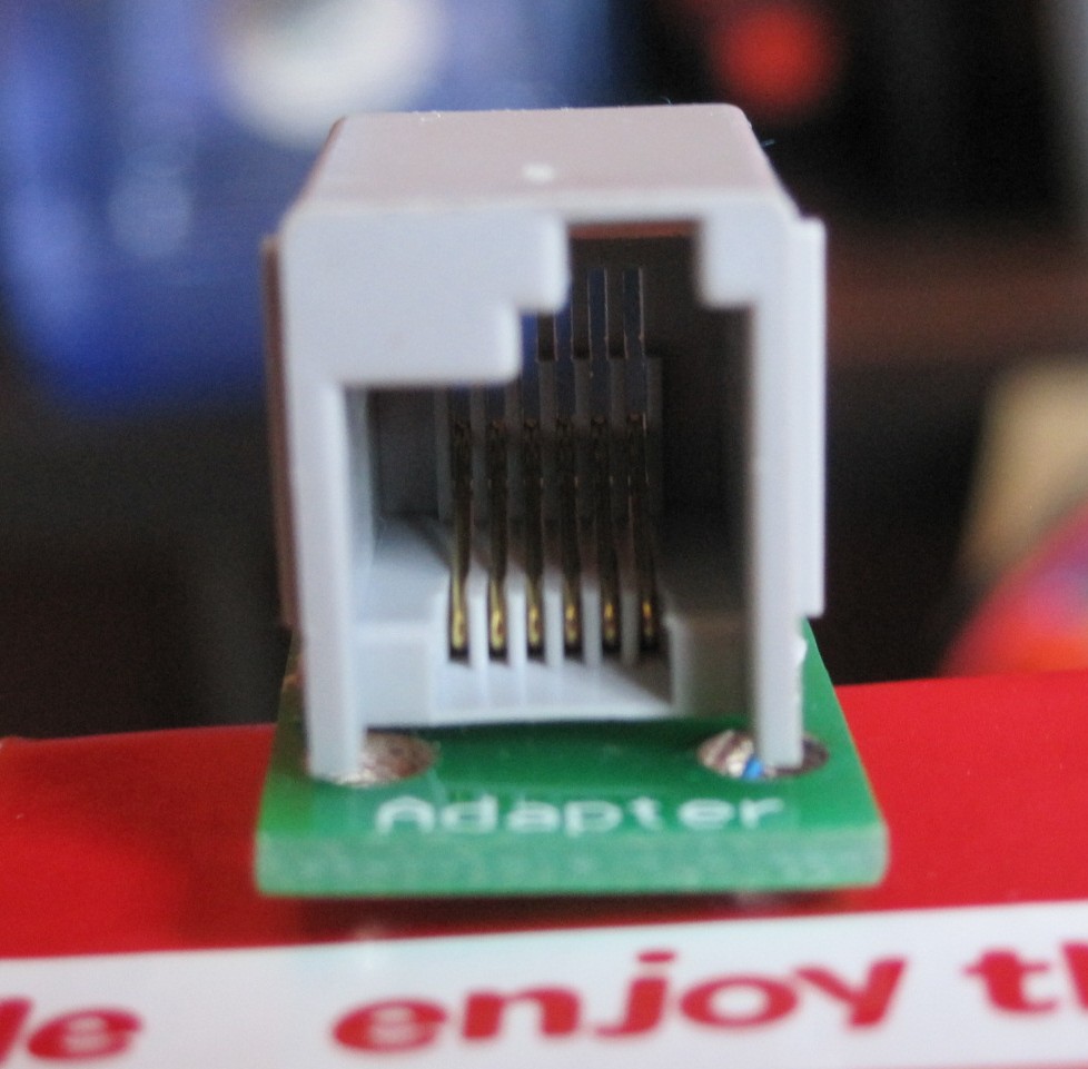 Junkbox Raider: Microchip ICD adapter -> NXT port breakout board