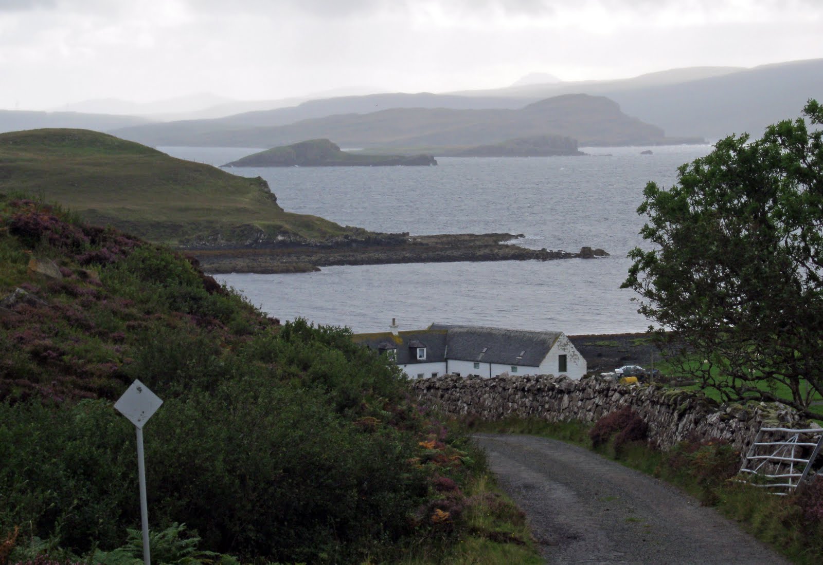 walking the rainbow trail: Caisteal Uisdein;the most haunted castle in ...