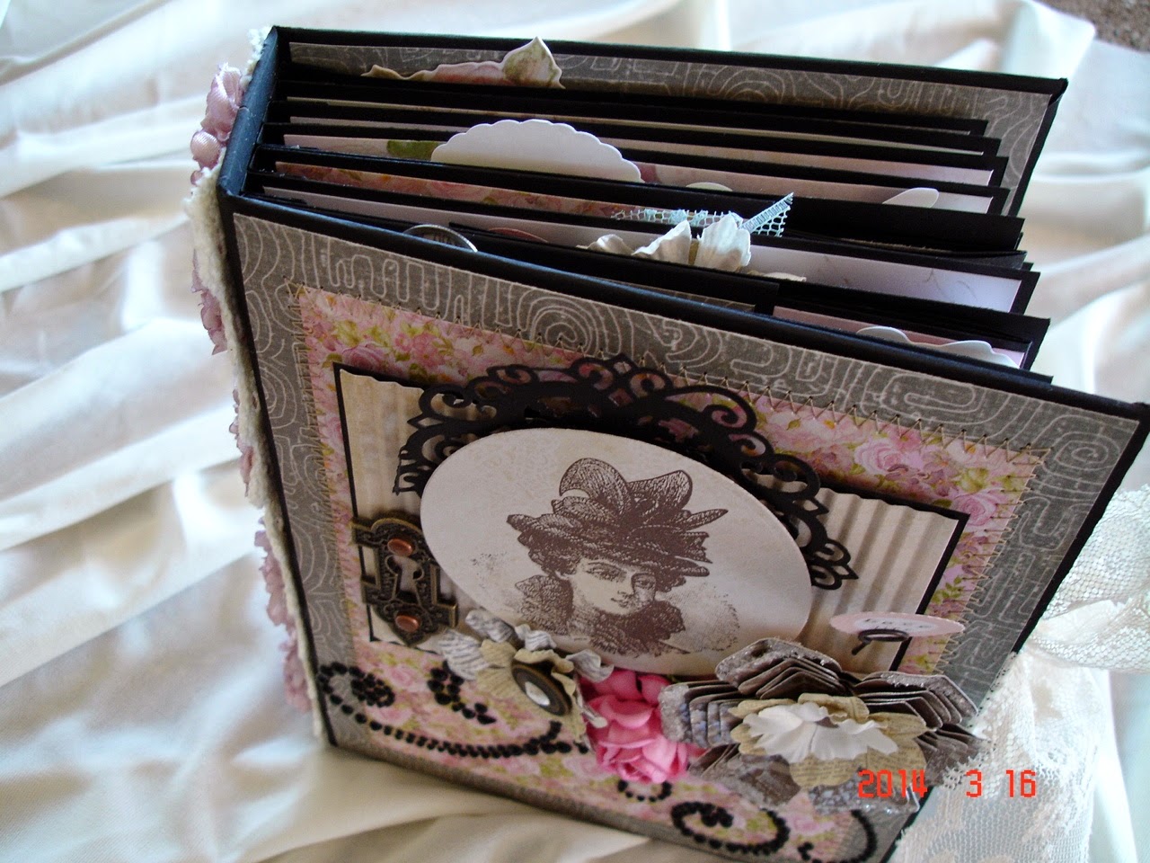 Scrapbooking by Phyllis: Premade Vintage Scrapbook Album